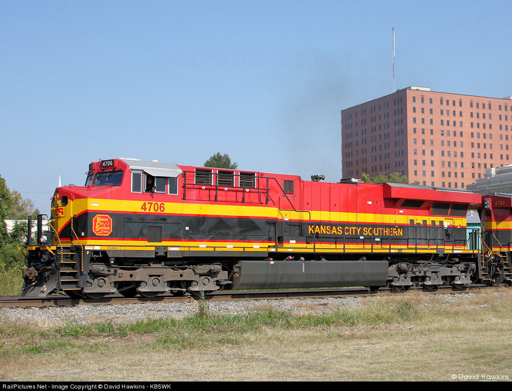 KCS ES44AC 'Southern Belle' WIP - a photo on Flickriver