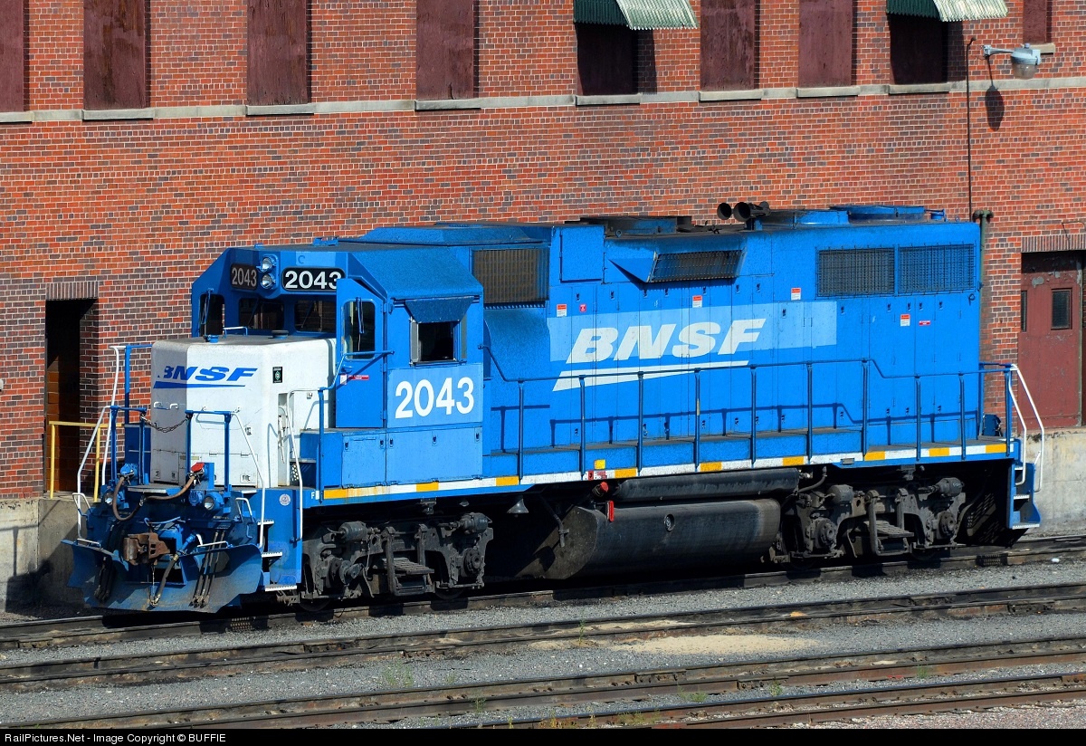 Engine 2043. Lego BNSF EMD GP38-2! : r/lego