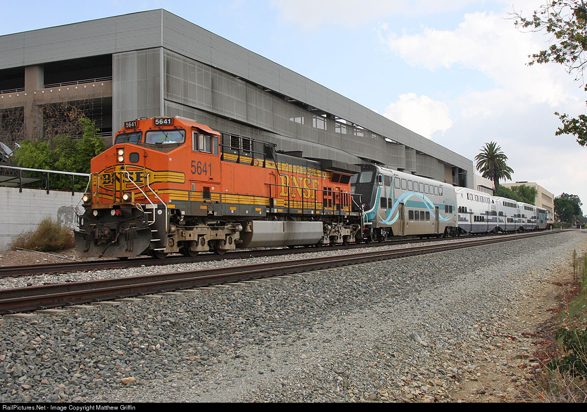 the first EMD F125 : r/TrainPorn