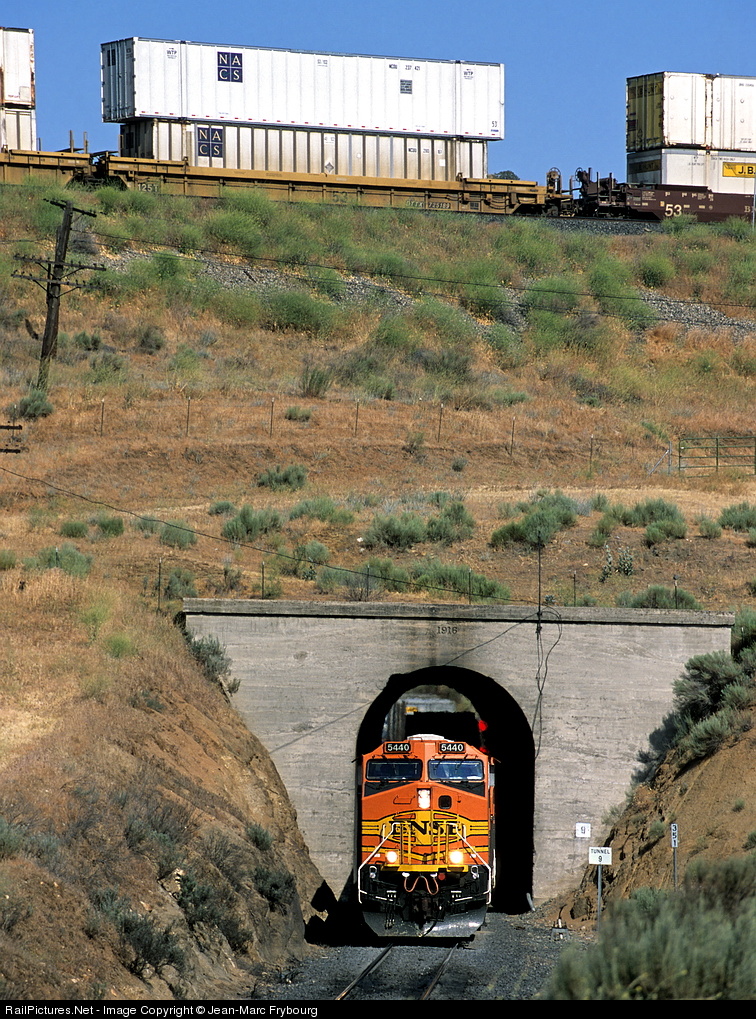 Tehachapi Loop Tunnel Project - Weathering, Detailing, and ...