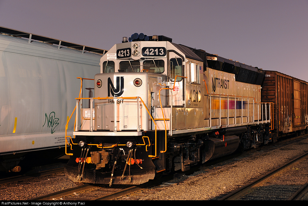 NJT repaints GP40-2s - Trainz Commuter Rail