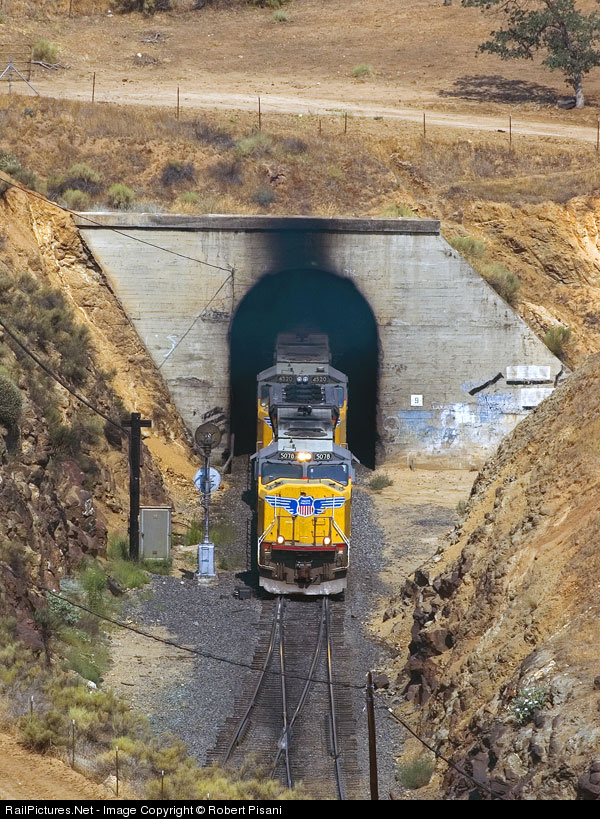 Tehachapi Loop Tunnel Project - Weathering, Detailing, and ...