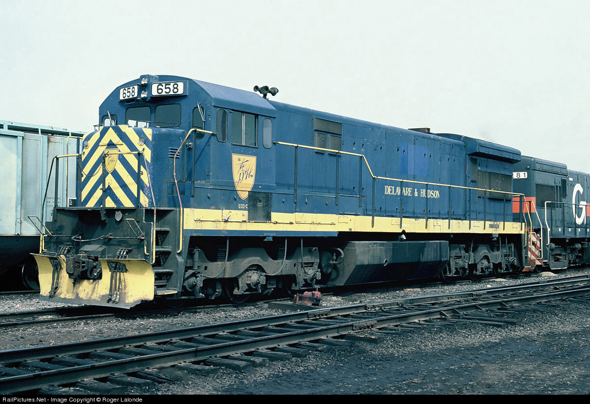 ISO : Atlas U30C ph2 handrails in black | The Atlas Rescue Forum