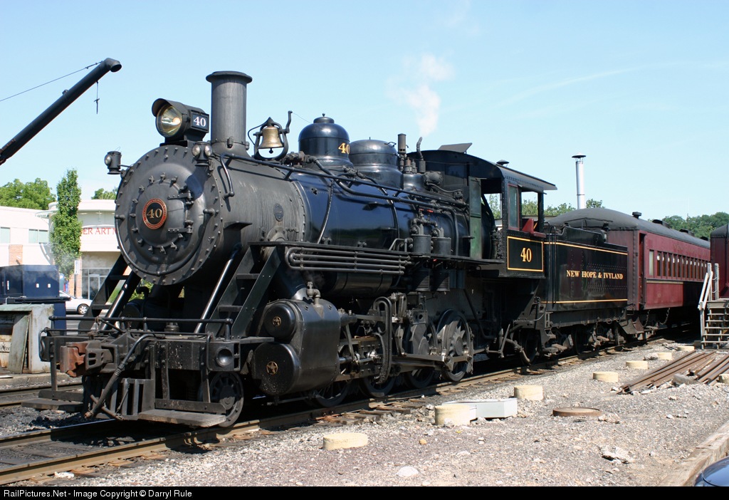 A picture of an old time steam locomotive is always appreciated. : trains
