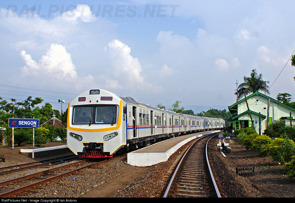 Semboyan35 Indonesian Railfans - New KRDE from INKA