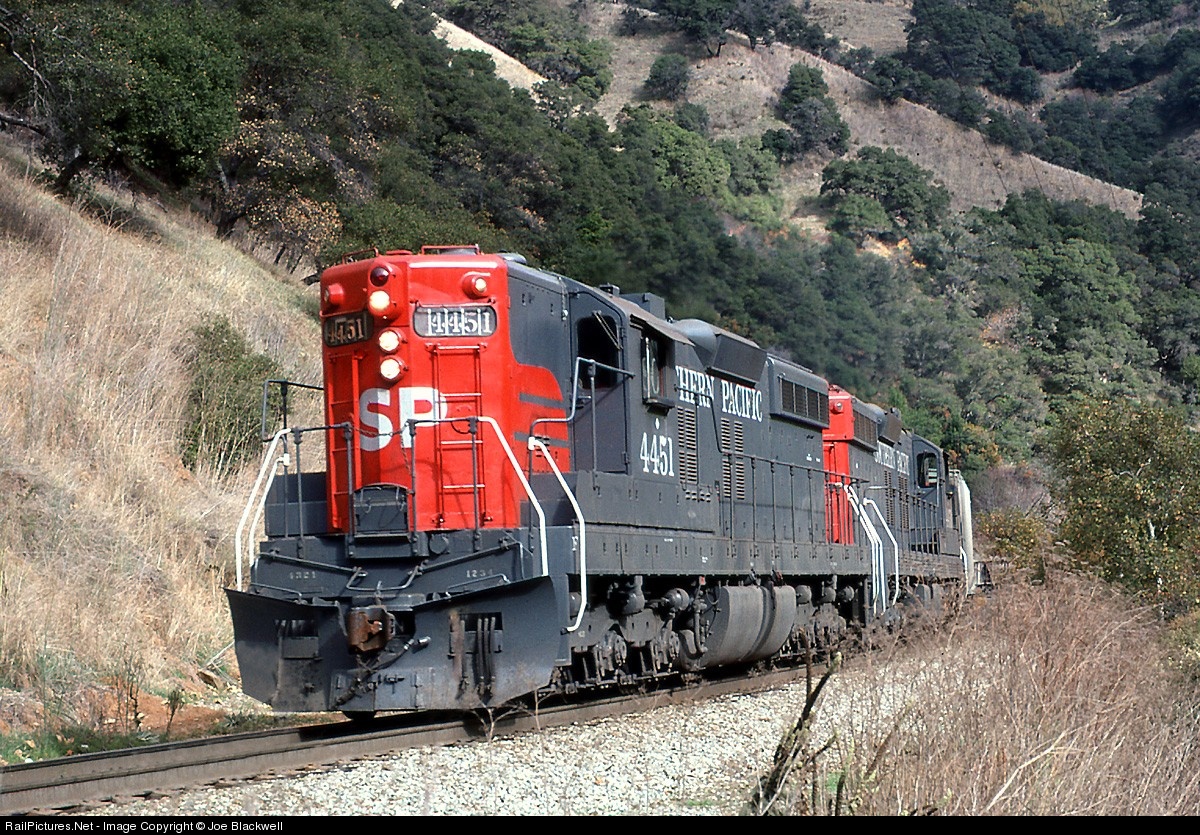 WTB: Southern Pacific light clusers, plows, etc. for SD9's? - page 1 ...