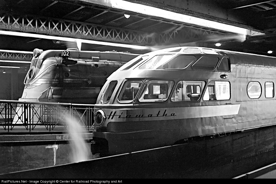 hiawatha-zephyr:“Two Milwaukee Road Hiawatha passenger trains at ...