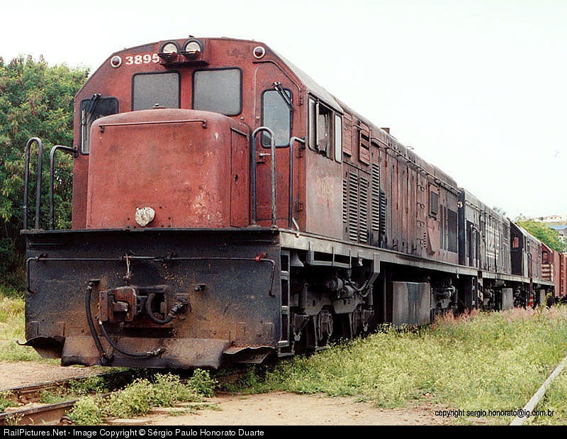 Lokomotif GE U18C/U20C di Luar Negeri - Printable Version