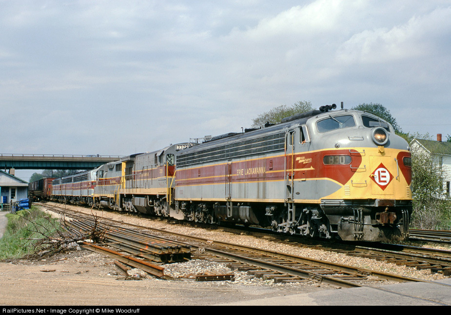 EMD E8 Roof Question - Model Train Journal