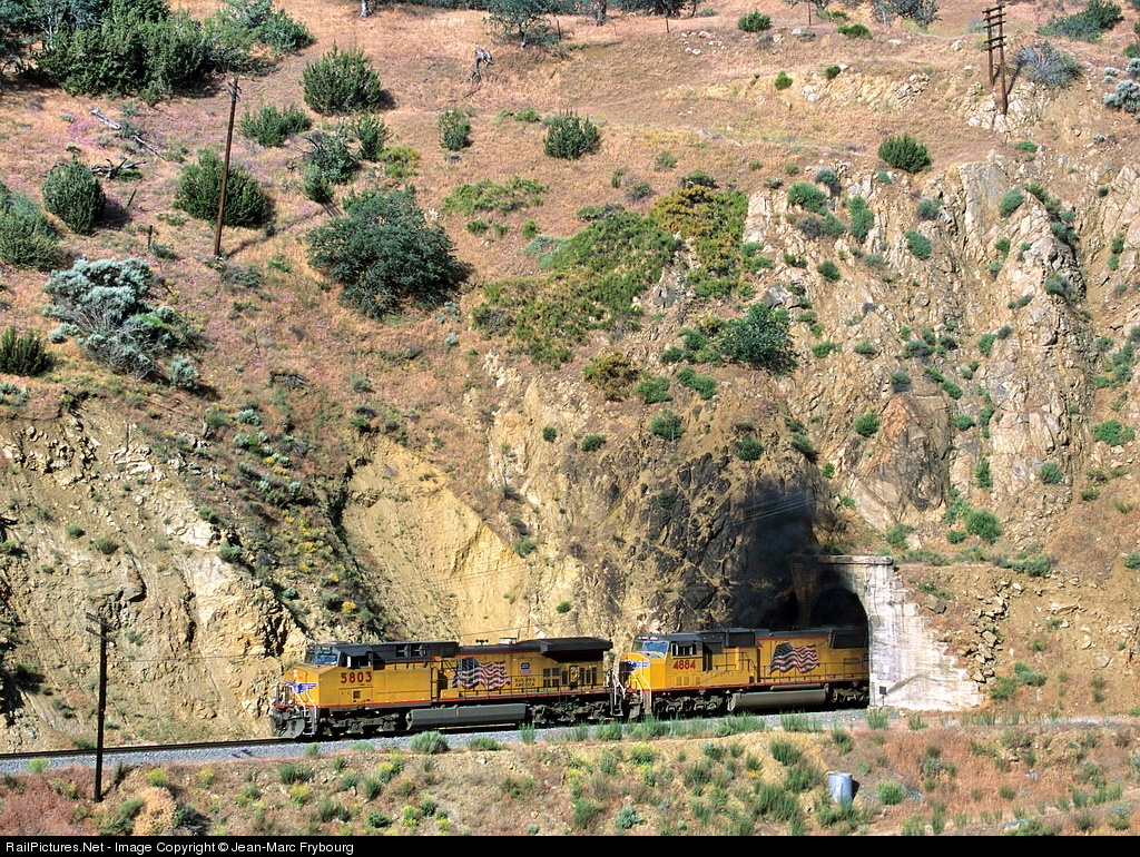 Tehachapi Upper Tunnels on a Shelf Module - page 1 - Layout Engineering ...