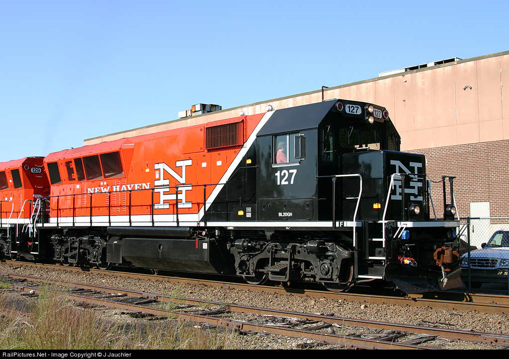 An unexpected pleasure; a New Haven Heritage Genesis! : r/TrainPorn