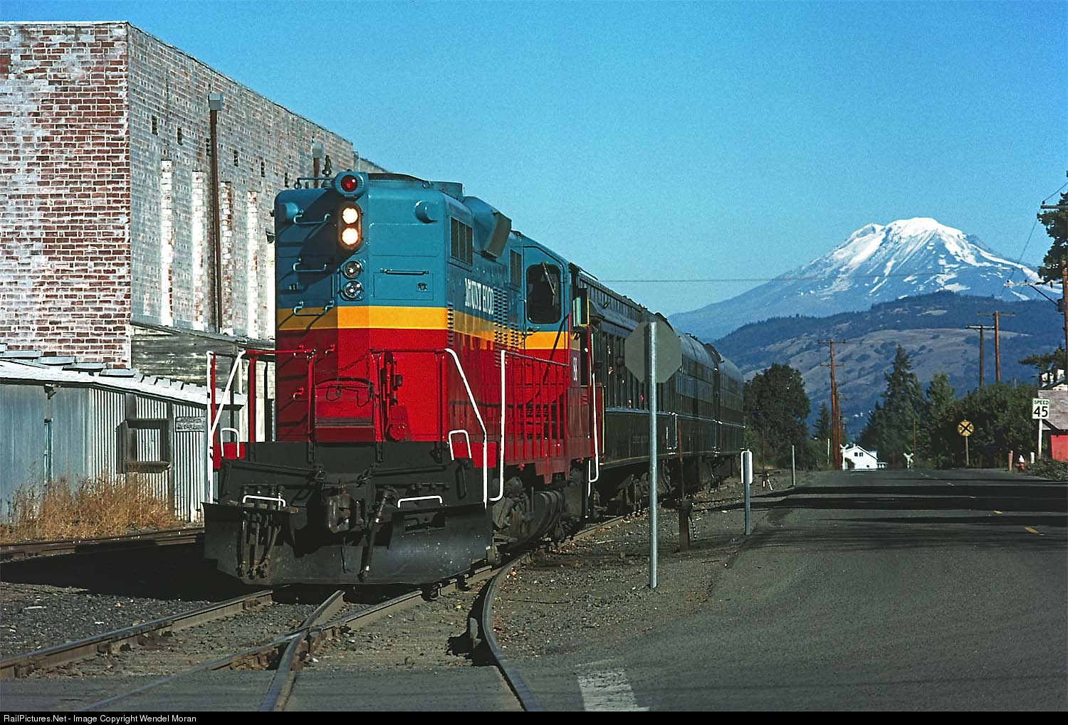 Mount Hood Railroad Logo